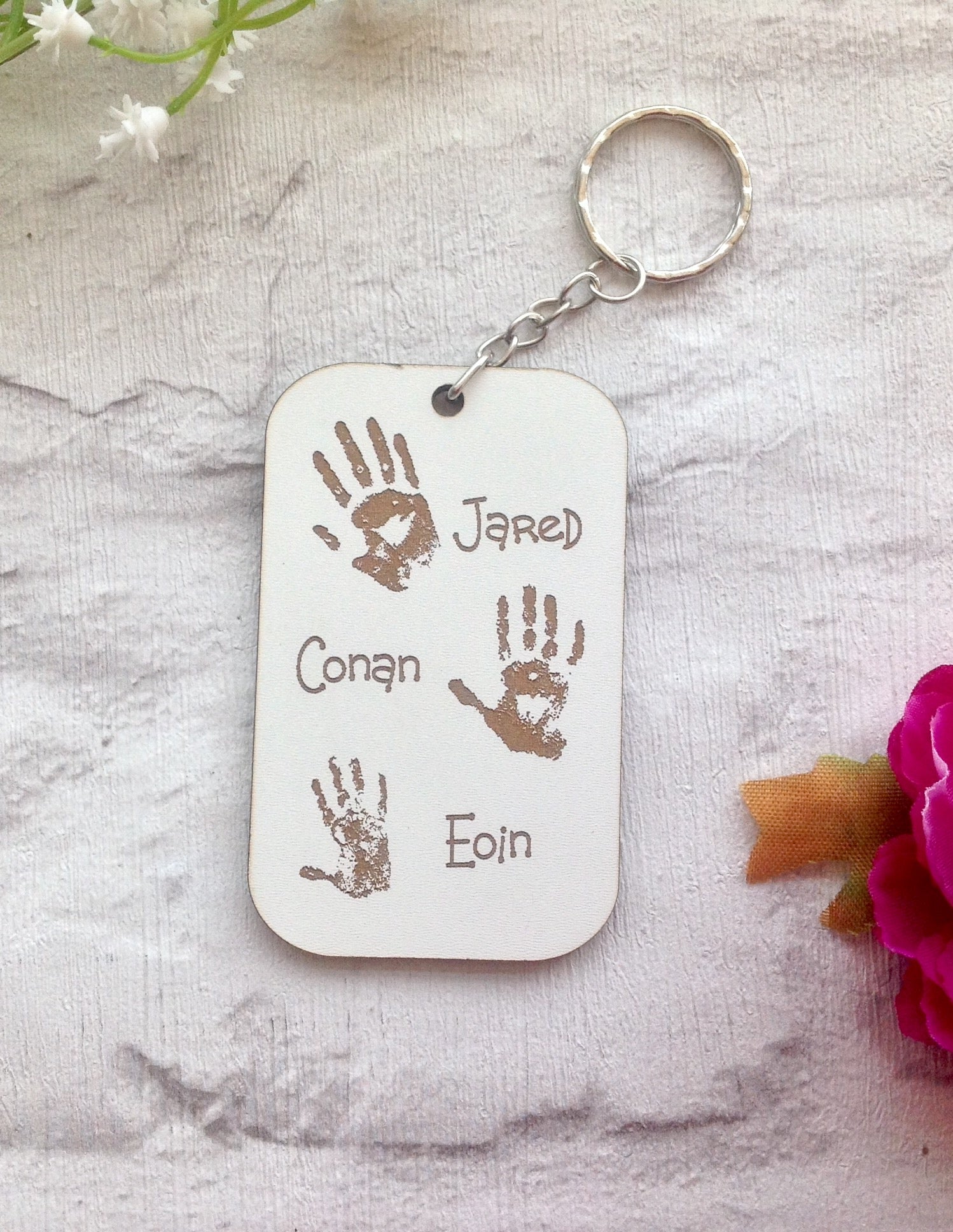 FAMILY HANDPRINT engraved keyring – Fred And Bo